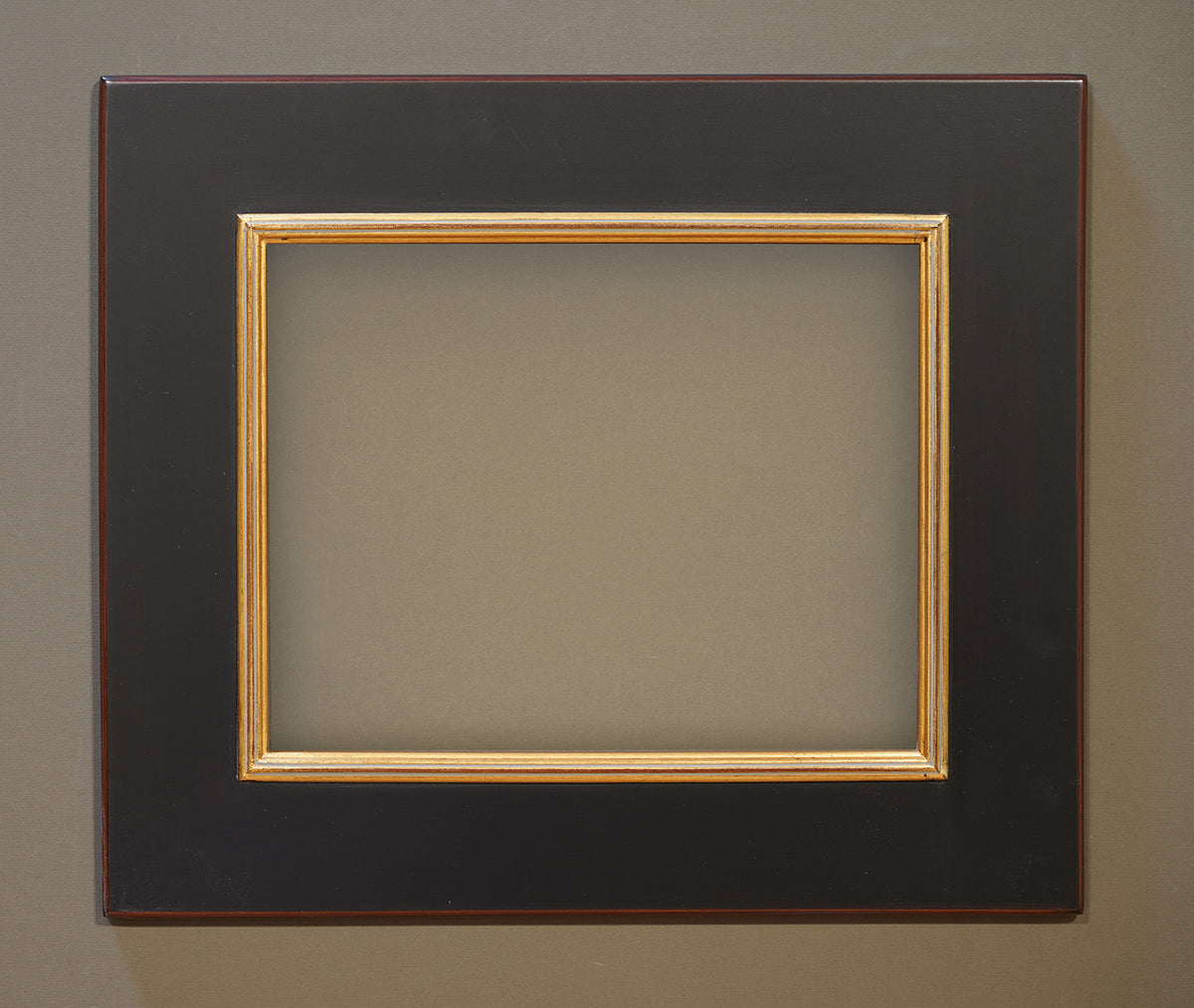 Taos Black – kingofframe.com